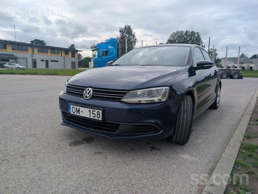Zils Volkswagen Jetta 2012 Saldus, ar dzinēja tilpumu 2.00 L un nobraukumu 344 tūkst. km par 3550 €, foto 1 vietnē AUTOMOTO.COM.LV
