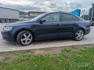 Zils Volkswagen Jetta 2012 Saldus, ar dzinēja tilpumu 2.00 L un nobraukumu 344 tūkst. km par 3550 €, foto 3 vietnē AUTOMOTO.COM.LV