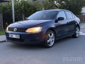 Zils Volkswagen Jetta 2012 Rīga, ar dzinēja tilpumu 2.00 L un nobraukumu 345 tūkst. km par 3350 €, foto  vietnē AUTOMOTO.COM.LV