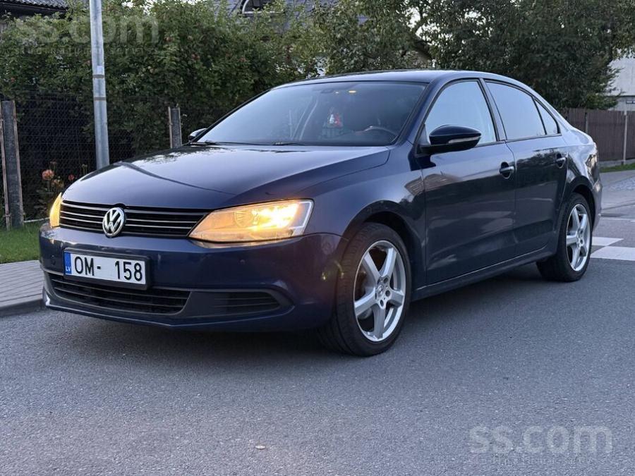 Zils Volkswagen Jetta 2012 Rīga, ar dzinēja tilpumu 2.00 L un nobraukumu 345 tūkst. km par 3350 €, foto 1 vietnē AUTOMOTO.COM.LV