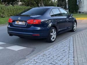 Zils Volkswagen Jetta 2012 Rīga, ar dzinēja tilpumu 2.00 L un nobraukumu 345 tūkst. km par 3350 €, foto 4 vietnē AUTOMOTO.COM.LV