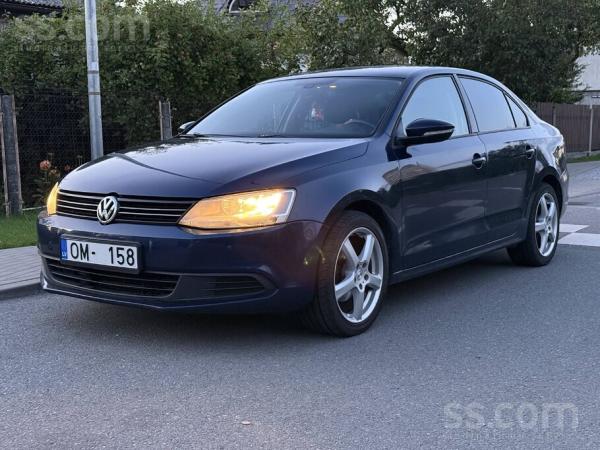 Zils Volkswagen Jetta 2012 Rīga, ar dzinēja tilpumu 2.00 L un nobraukumu 345 tūkst. km par 3350 €, foto 1 vietnē AUTOMOTO.COM.LV