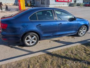 Zils Volkswagen Jetta 2013 Rīga, ar dzinēja tilpumu 1.40 L un nobraukumu 219 tūkst. km par 3700 €, foto 3 vietnē AUTOMOTO.COM.LV