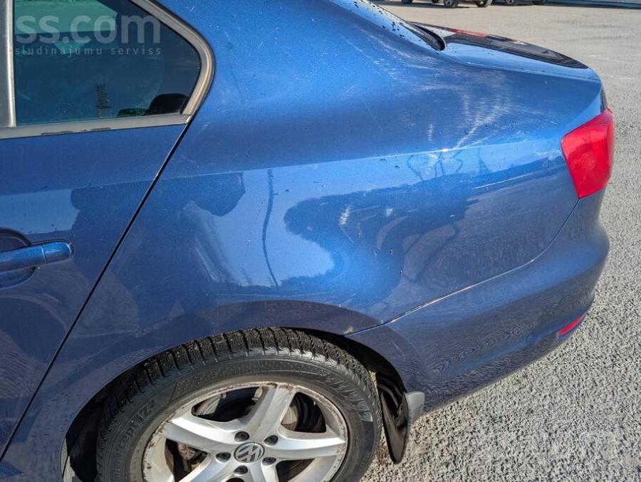 Zils Volkswagen Jetta 2013 Rīga, ar dzinēja tilpumu 1.40 L un nobraukumu 219 tūkst. km par 3700 €, foto 8 vietnē AUTOMOTO.COM.LV