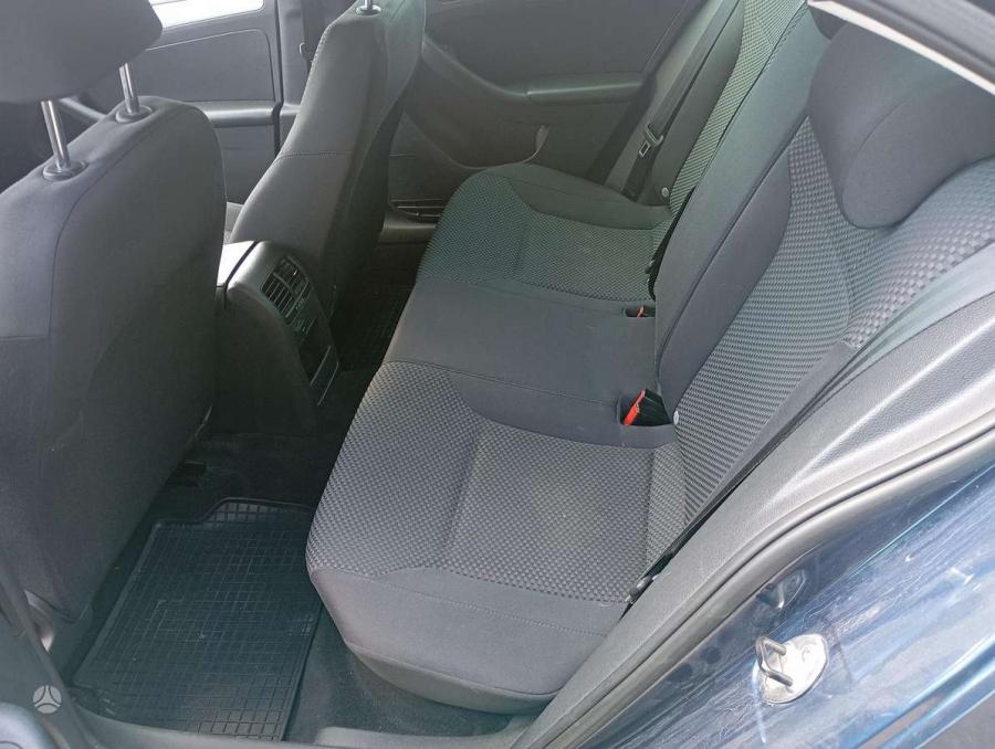 Zils Volkswagen Jetta 2013 Ukmergė, ar dzinēja tilpumu 1.60 L un nobraukumu 170 tūkst. km par 2000 €, foto 10 vietnē AUTOMOTO.COM.LV