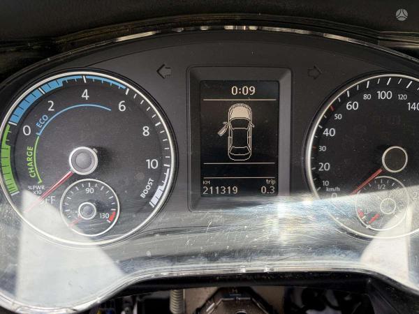Zils Volkswagen Jetta 2013 Marijampole, ar dzinēja tilpumu 1.40 L un nobraukumu 21 tūkst. km par 3650 €, foto 6 vietnē AUTOMOTO.COM.LV