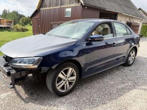 Blue Volkswagen Jetta 2013 in Marijampole, with an engine capacity of 1.40 L and mileage of 200 thousand km for 3800 €, photo 5 on AUTOMOTO.COM.LV