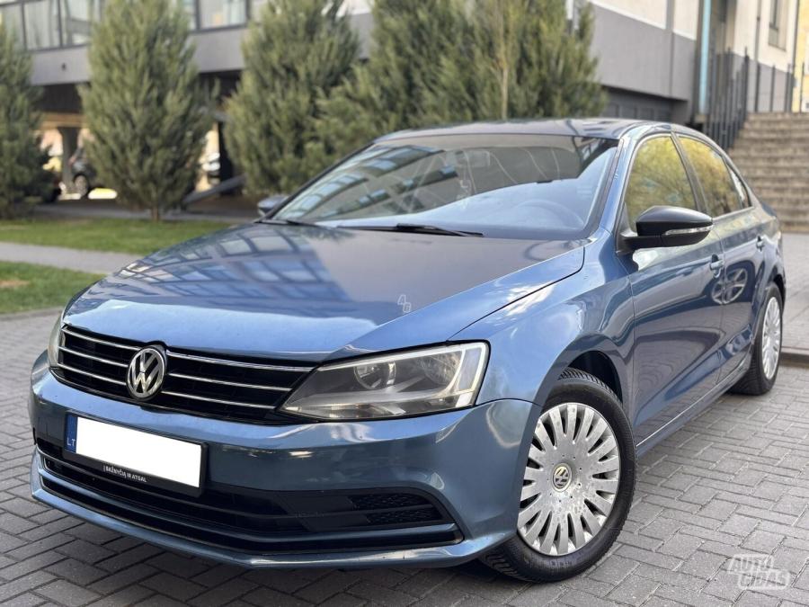 Blue Volkswagen Jetta 2015 in Kaunas, with an engine capacity of 2.00 L and mileage of 340 thousand km for 3800 €, photo 6 on AUTOMOTO.COM.LV
