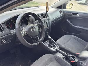 Blue Volkswagen Jetta 2015 in Kaunas, with an engine capacity of 2.00 L and mileage of 340 thousand km for 3800 €, photo 15 on AUTOMOTO.COM.LV