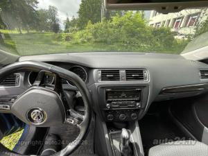 Zils Volkswagen Jetta 2015 Rapla, ar dzinēja tilpumu 1.40 L un nobraukumu 113 tūkst. km par 7690 €, foto 7 vietnē AUTOMOTO.COM.LV