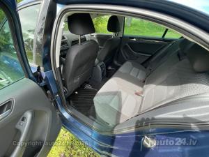 Zils Volkswagen Jetta 2015 Rapla, ar dzinēja tilpumu 1.40 L un nobraukumu 113 tūkst. km par 7690 €, foto 8 vietnē AUTOMOTO.COM.LV