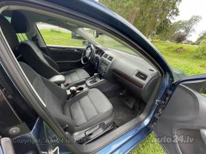 Zils Volkswagen Jetta 2015 Rapla, ar dzinēja tilpumu 1.40 L un nobraukumu 113 tūkst. km par 7690 €, foto 11 vietnē AUTOMOTO.COM.LV