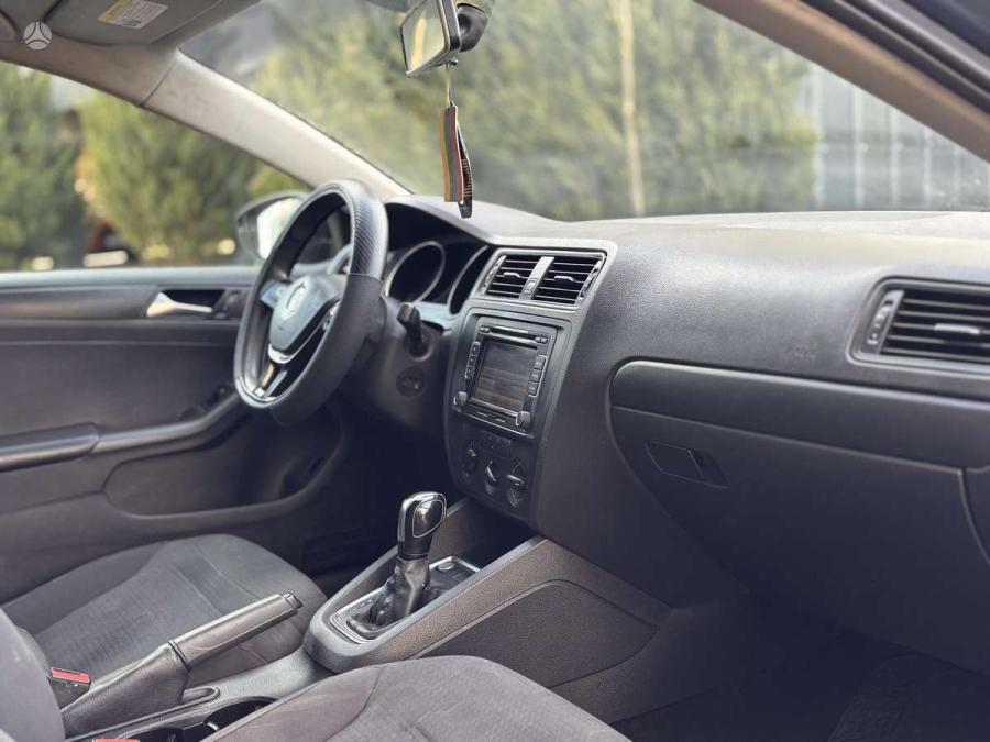 Zils Volkswagen Jetta 2015 Kauņa, ar dzinēja tilpumu 1.98 L un nobraukumu 340 tūkst. km par 3500 €, foto 17 vietnē AUTOMOTO.COM.LV