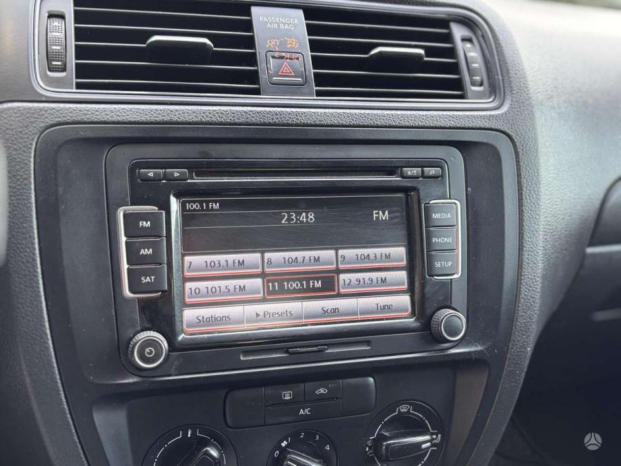 Zils Volkswagen Jetta 2015 Kauņa, ar dzinēja tilpumu 1.98 L un nobraukumu 340 tūkst. km par 3500 €, foto 19 vietnē AUTOMOTO.COM.LV