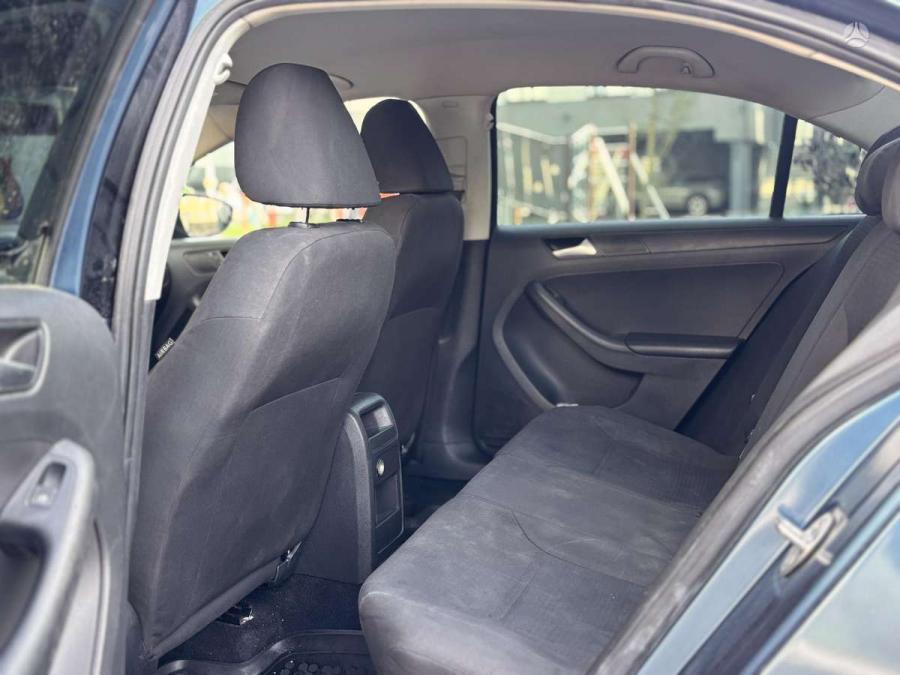 Zils Volkswagen Jetta 2015 Kauņa, ar dzinēja tilpumu 1.98 L un nobraukumu 340 tūkst. km par 3500 €, foto 21 vietnē AUTOMOTO.COM.LV