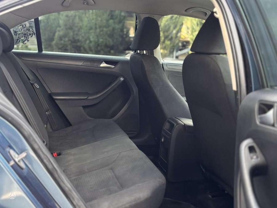 Zils Volkswagen Jetta 2015 Kauņa, ar dzinēja tilpumu 1.98 L un nobraukumu 340 tūkst. km par 3500 €, foto 22 vietnē AUTOMOTO.COM.LV