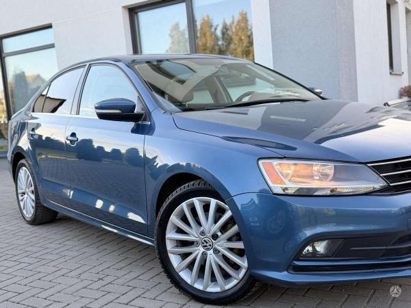 Zils Volkswagen Jetta 2015 Viļņa, ar dzinēja tilpumu 1.80 L un nobraukumu 135 tūkst. km par 6000 €, foto 4 vietnē AUTOMOTO.COM.LV