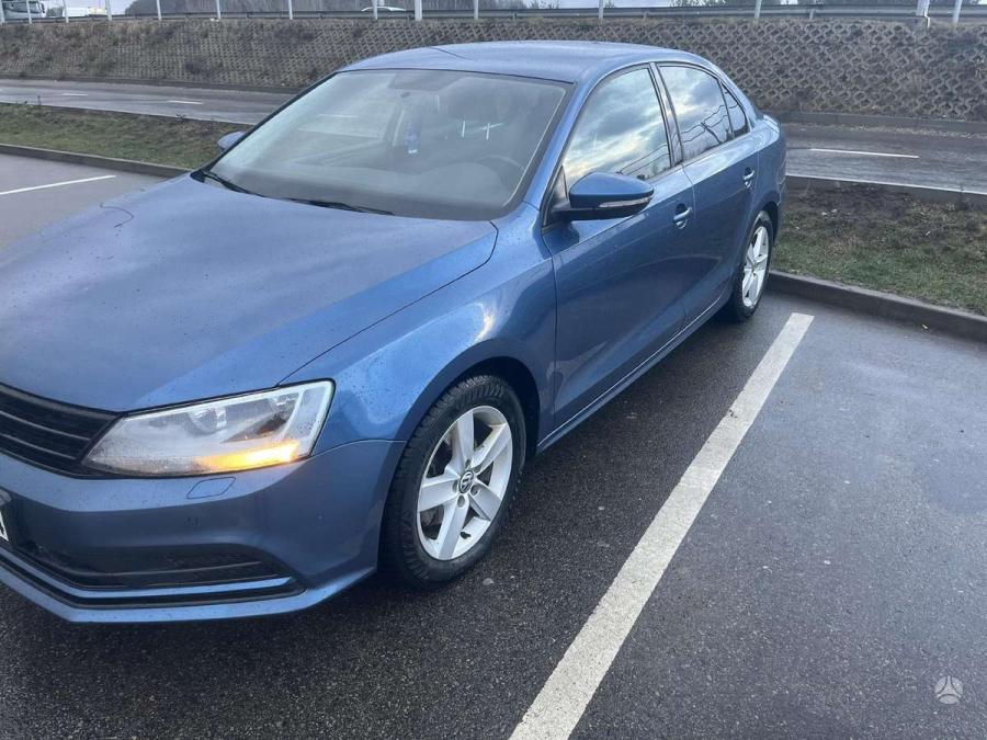 Zils Volkswagen Jetta 2016 Viļņa, ar dzinēja tilpumu 1.40 L un nobraukumu 202 tūkst. km par 7700 €, foto 9 vietnē AUTOMOTO.COM.LV