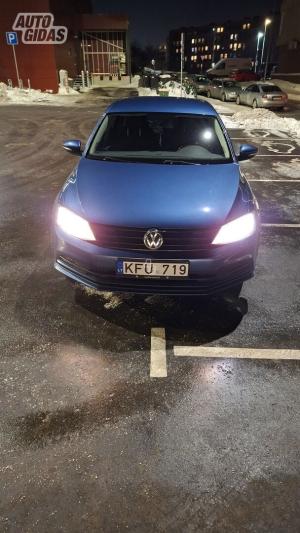 Blue Volkswagen Jetta 2018 in Vilnius, with an engine capacity of 1.40 L and mileage of 154 thousand km for 7800 €, photo 4 on AUTOMOTO.COM.LV