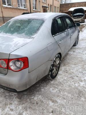 Brown Volkswagen Jetta 2010 in Dobele, with an engine capacity of 1.40 L and mileage of 274 thousand km for 1100 €, photo 2 on AUTOMOTO.COM.LV