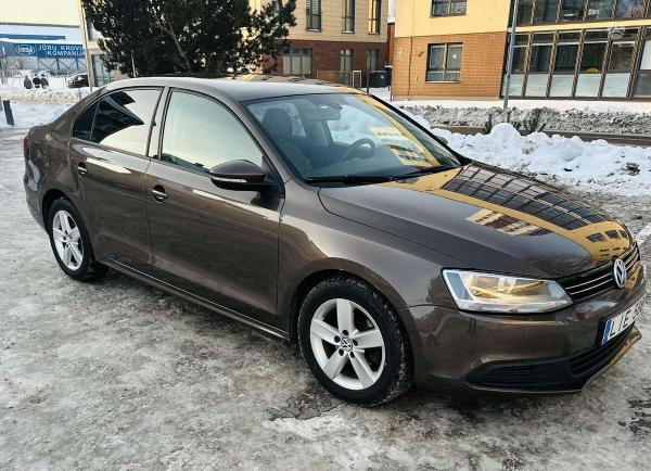 Brūns Volkswagen Jetta 2011 Klaipėda, ar dzinēja tilpumu 1.60 L un nobraukumu 229 tūkst. km par 4100 €, foto 3 vietnē AUTOMOTO.COM.LV