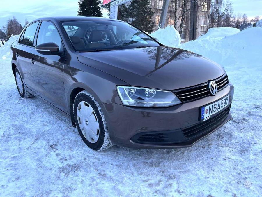 Brūns Volkswagen Jetta 2011 Radviliškis, ar dzinēja tilpumu 1.60 L un nobraukumu 258 tūkst. km par 4450 €, foto 1 vietnē AUTOMOTO.COM.LV