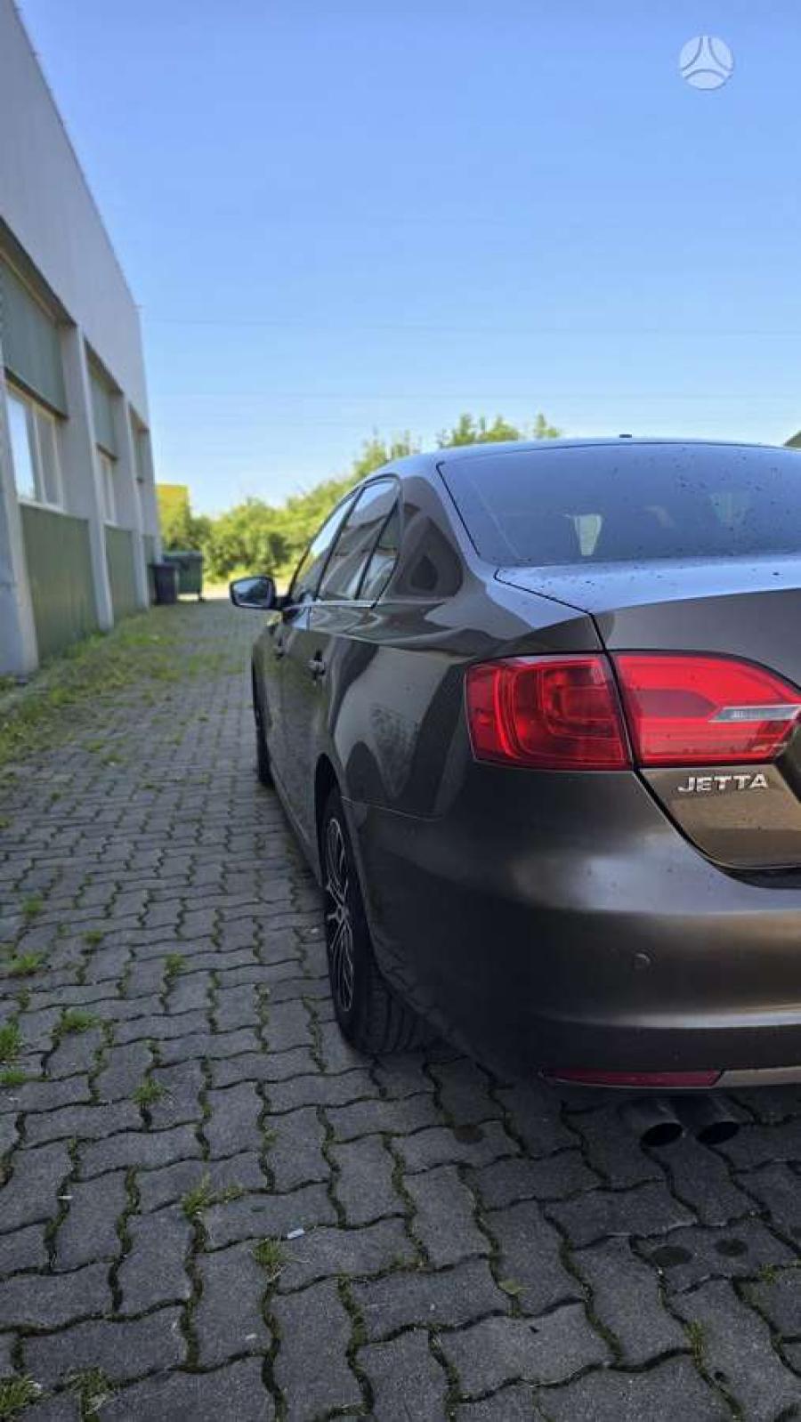Brūns Volkswagen Jetta 2011 Klaipėda, ar dzinēja tilpumu 1.97 L un nobraukumu 260 tūkst. km par 3700 €, foto 4 vietnē AUTOMOTO.COM.LV