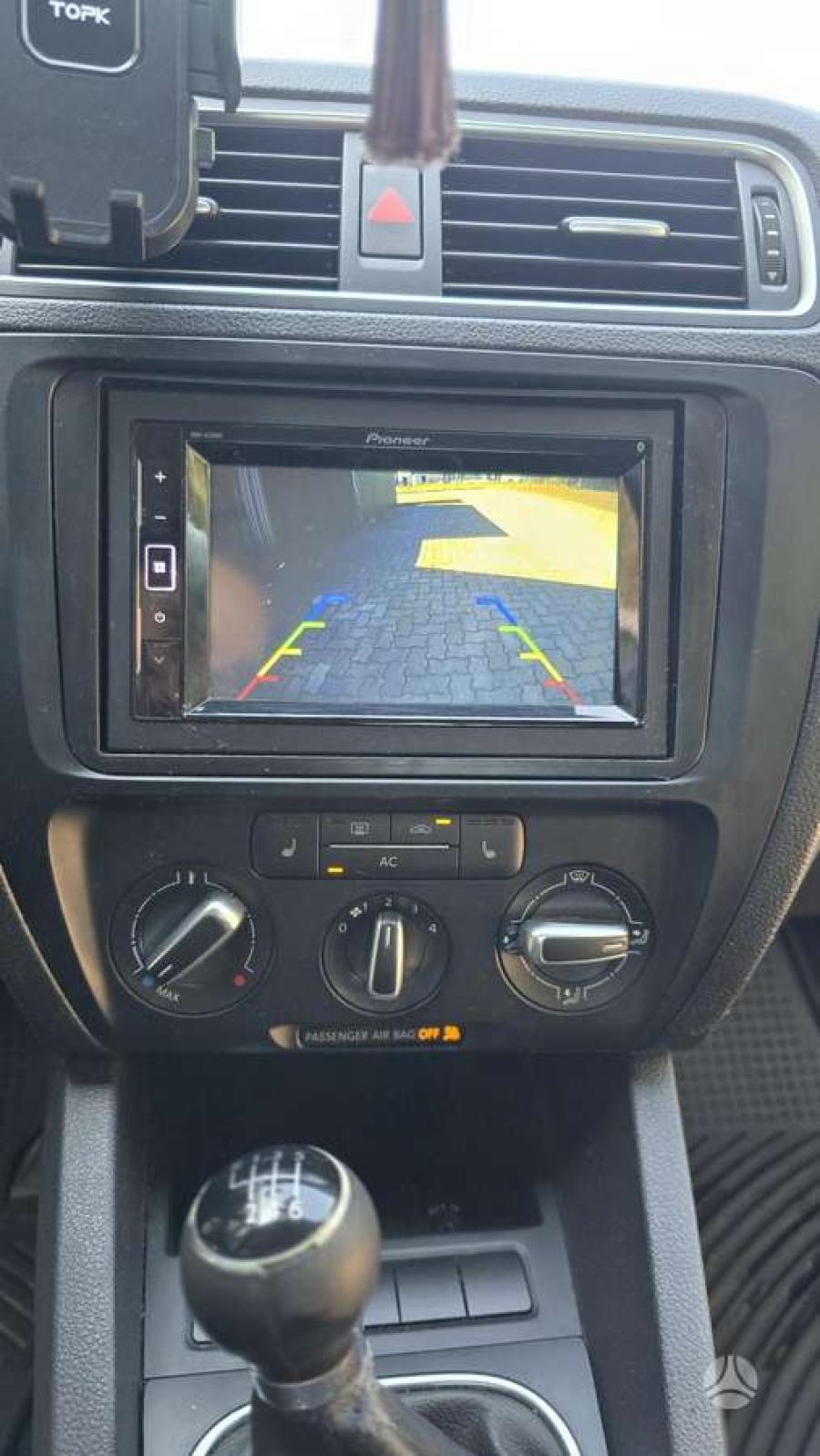 Brūns Volkswagen Jetta 2011 Klaipėda, ar dzinēja tilpumu 1.97 L un nobraukumu 260 tūkst. km par 3700 €, foto 15 vietnē AUTOMOTO.COM.LV