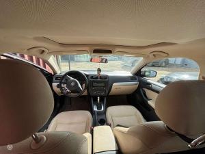 Brūns Volkswagen Jetta 2011 Kauņa, ar dzinēja tilpumu 1.97 L un nobraukumu 223 tūkst. km par 2650 €, foto 7 vietnē AUTOMOTO.COM.LV