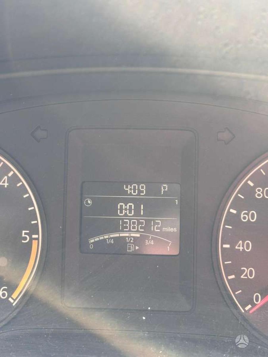 Brūns Volkswagen Jetta 2011 Kauņa, ar dzinēja tilpumu 1.97 L un nobraukumu 223 tūkst. km par 2650 €, foto 10 vietnē AUTOMOTO.COM.LV