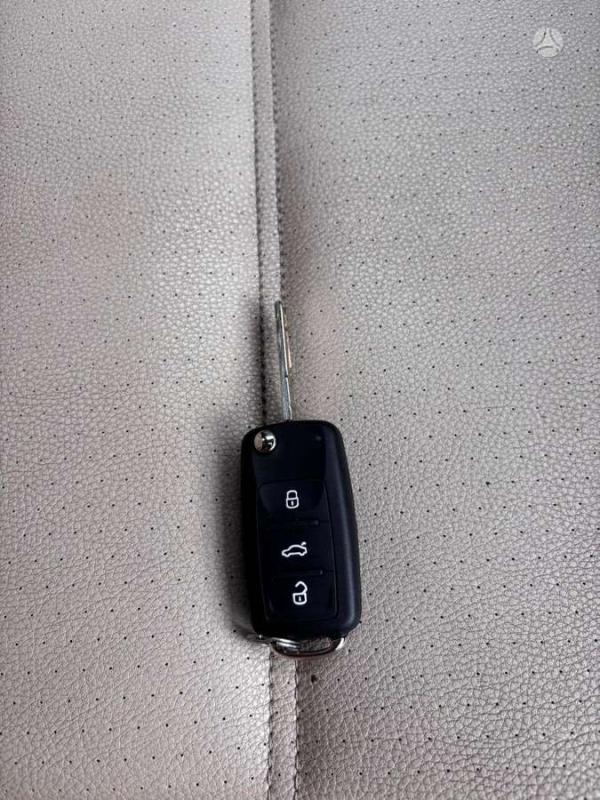 Brūns Volkswagen Jetta 2011 Kauņa, ar dzinēja tilpumu 1.97 L un nobraukumu 223 tūkst. km par 2200 €, foto 11 vietnē AUTOMOTO.COM.LV