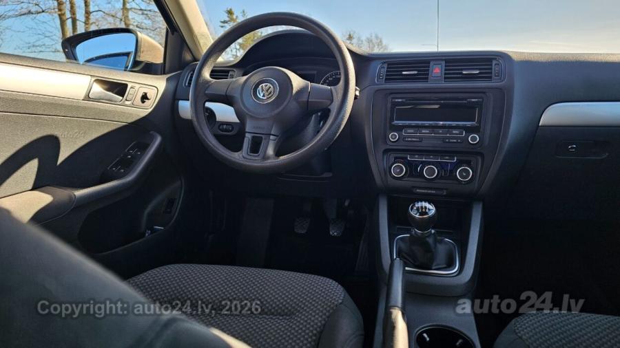 Brūns Volkswagen Jetta 2012 Tallina, ar dzinēja tilpumu 1.20 L un nobraukumu 170 tūkst. km par 4700 €, foto 4 vietnē AUTOMOTO.COM.LV