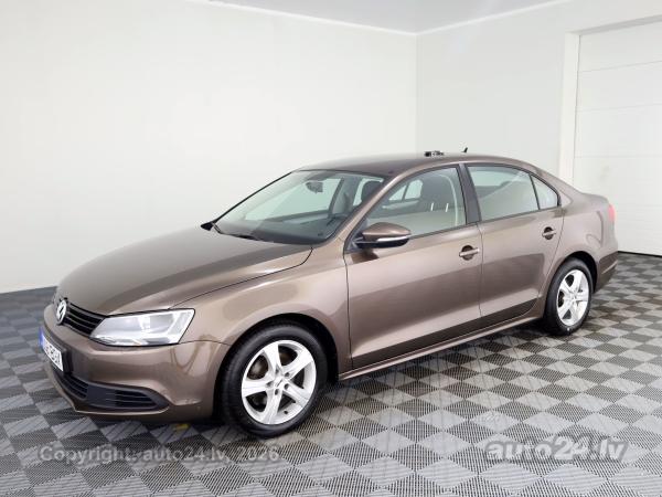 Brown Volkswagen Jetta 2012 in Tallinn, with an engine capacity of 1.20 L and mileage of 193 thousand km for 3499 €, photo 2 on AUTOMOTO.COM.LV