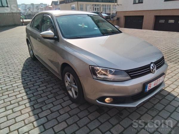 Brūns Volkswagen Jetta 2012 Rīga, ar dzinēja tilpumu 1.40 L un nobraukumu 0 tūkst. km par 4750 €, foto 3 vietnē AUTOMOTO.COM.LV