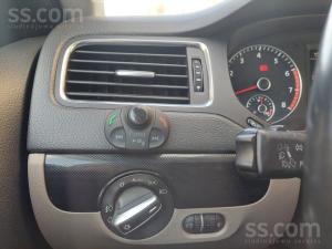 Brūns Volkswagen Jetta 2012 Rīga, ar dzinēja tilpumu 1.40 L un nobraukumu 0 tūkst. km par 4750 €, foto 6 vietnē AUTOMOTO.COM.LV