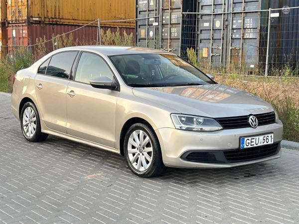 Brūns Volkswagen Jetta 2012 Viļņa, ar dzinēja tilpumu 1.60 L un nobraukumu 270 tūkst. km par 2800 €, foto 2 vietnē AUTOMOTO.COM.LV