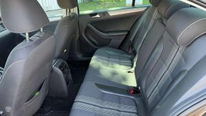 Brown Volkswagen Jetta 2012 in Marijampole, with an engine capacity of 1.60 L and mileage of 353 thousand km for 4550 €, photo 18 on AUTOMOTO.COM.LV