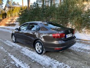 Brūns Volkswagen Jetta 2013 Rīga, ar dzinēja tilpumu 1.40 L un nobraukumu 179 tūkst. km par 4500 €, foto 9 vietnē AUTOMOTO.COM.LV