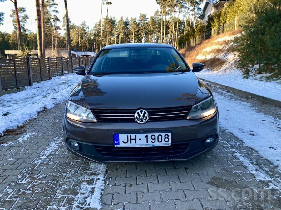 Brūns Volkswagen Jetta 2013 Rīga, ar dzinēja tilpumu 1.40 L un nobraukumu 179 tūkst. km par 4500 €, foto 10 vietnē AUTOMOTO.COM.LV