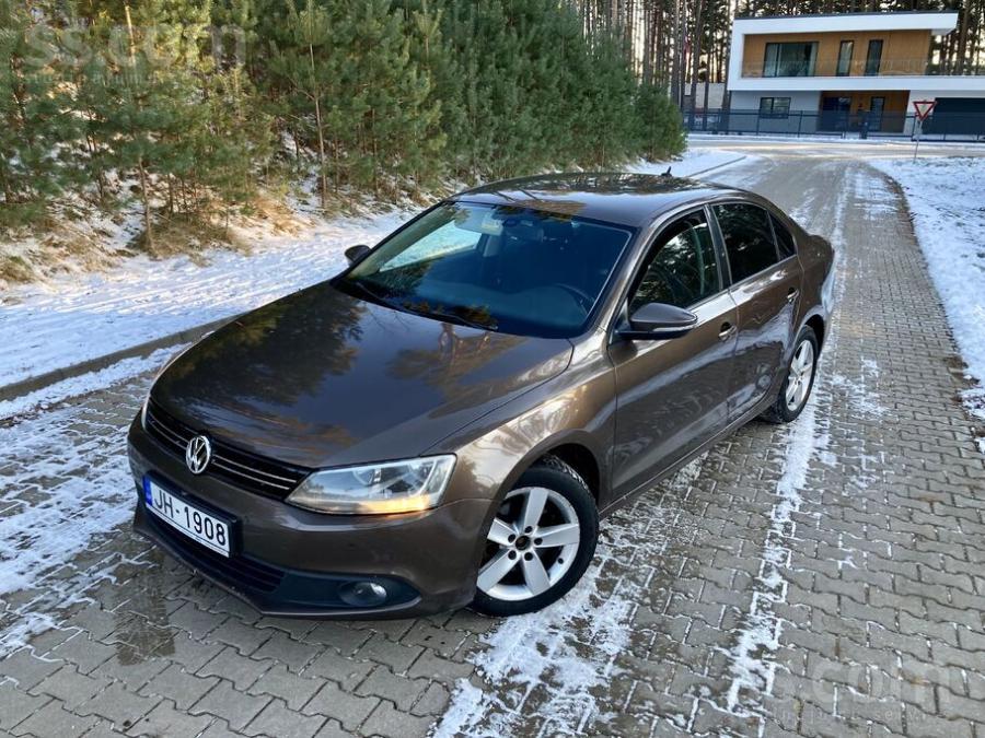 Brūns Volkswagen Jetta 2013 Rīga, ar dzinēja tilpumu 1.40 L un nobraukumu 179 tūkst. km par 4500 €, foto 13 vietnē AUTOMOTO.COM.LV