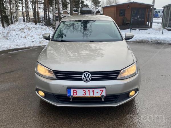 Brūns Volkswagen Jetta 2013 Rīga, ar dzinēja tilpumu 1.40 L un nobraukumu 0 tūkst. km par 4399 €, foto 8 vietnē AUTOMOTO.COM.LV