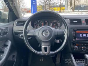 Brown Volkswagen Jetta 2013 in Riga, with an engine capacity of 1.40 L and mileage of 0 thousand km for 4399 €, photo 11 on AUTOMOTO.COM.LV