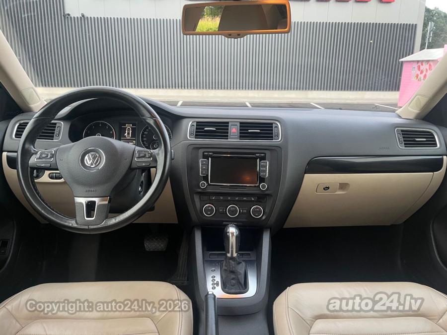 Brūns Volkswagen Jetta 2013 Tartu, ar dzinēja tilpumu 1.40 L un nobraukumu 202 tūkst. km par 5500 €, foto 10 vietnē AUTOMOTO.COM.LV
