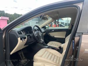 Brūns Volkswagen Jetta 2013 Tartu, ar dzinēja tilpumu 1.40 L un nobraukumu 202 tūkst. km par 5500 €, foto 11 vietnē AUTOMOTO.COM.LV