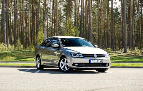 Brūns Volkswagen Jetta 2014 Rīga, ar dzinēja tilpumu 2.00 L un nobraukumu 314 tūkst. km par 6890 €, foto 2 vietnē AUTOMOTO.COM.LV