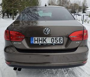 Brown Volkswagen Jetta 2014 in Vilnius, with an engine capacity of 1.39 L and mileage of 172 thousand km for 6300 €, photo 8 on AUTOMOTO.COM.LV