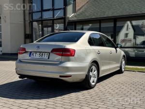 Brūns Volkswagen Jetta 2015 Tukums, ar dzinēja tilpumu 2.00 L un nobraukumu 257 tūkst. km par 4900 €, foto 4 vietnē AUTOMOTO.COM.LV