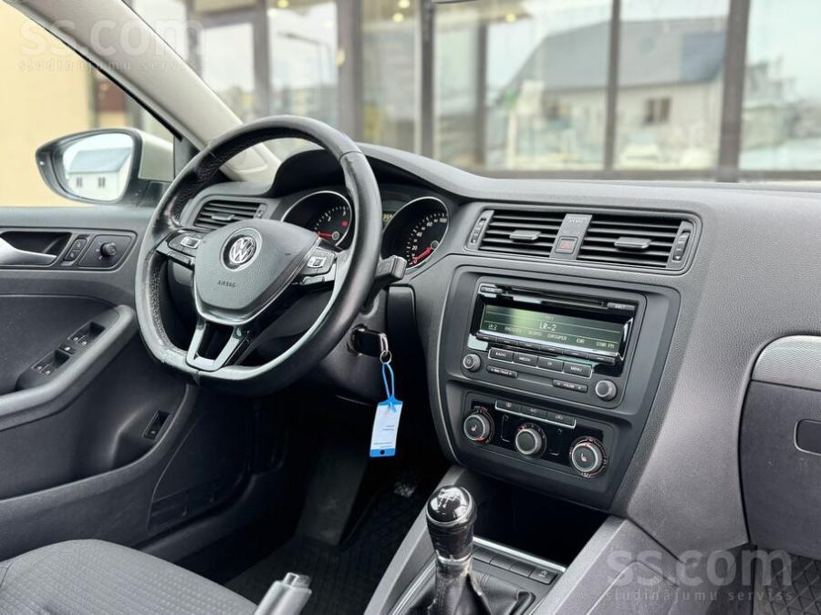 Brūns Volkswagen Jetta 2015 Tukums, ar dzinēja tilpumu 2.00 L un nobraukumu 257 tūkst. km par 4900 €, foto 6 vietnē AUTOMOTO.COM.LV