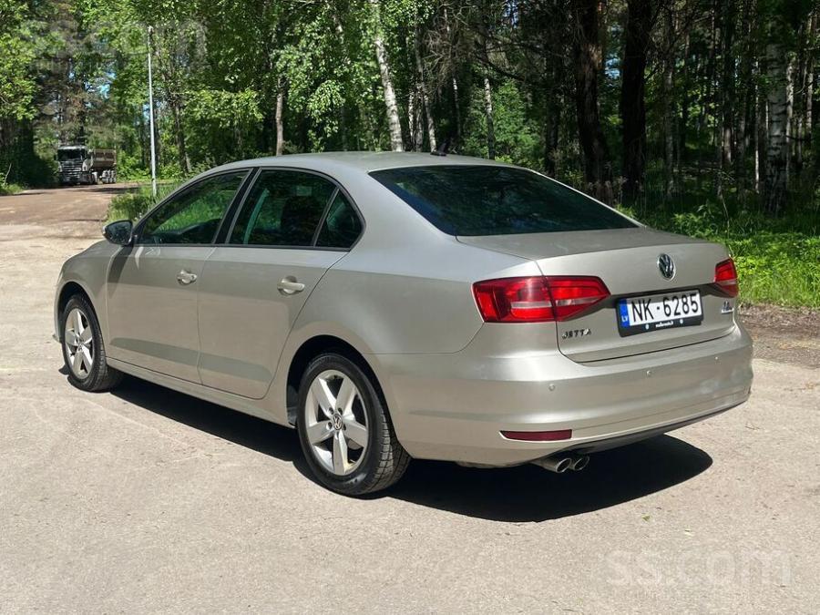 Brūns Volkswagen Jetta 2015 Rīga, ar dzinēja tilpumu 1.40 L un nobraukumu 0 tūkst. km par 5199 €, foto 4 vietnē AUTOMOTO.COM.LV