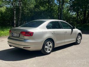 Brūns Volkswagen Jetta 2015 Rīga, ar dzinēja tilpumu 1.40 L un nobraukumu 0 tūkst. km par 5199 €, foto 6 vietnē AUTOMOTO.COM.LV